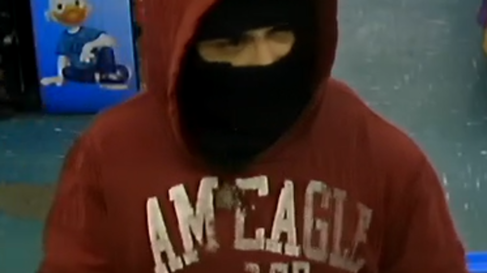 Authorities searching for armed robber | KEPR Authorities searching for armed robber | KEPR