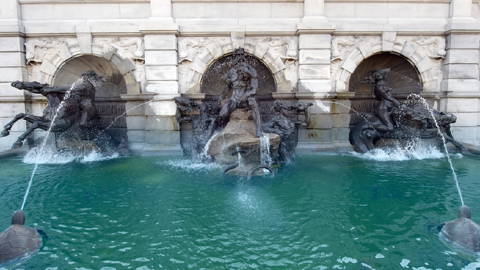Capitol Police: Nude man found bathing in Neptune Fountain | WJLA