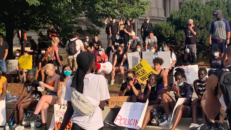 Peaceful protest held outside Douglas County Courthouse | KPTM