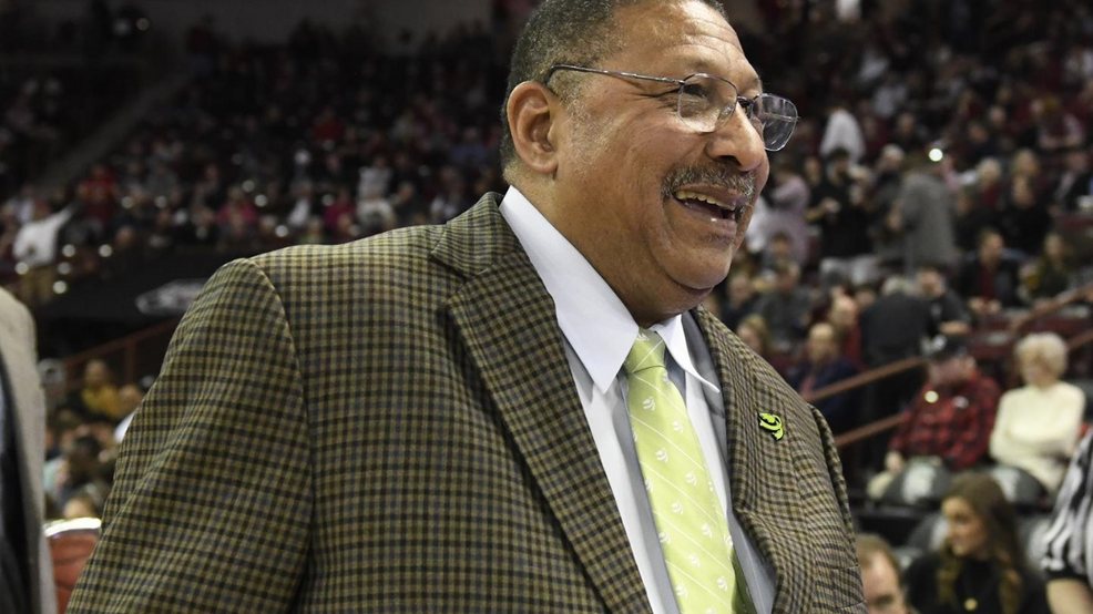 Longtime Gamecocks assistant coach Perry Clark announces retirement | WACH