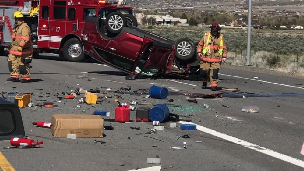 6-vehicle crash blocks Pyramid Way in north Sparks | KRNV