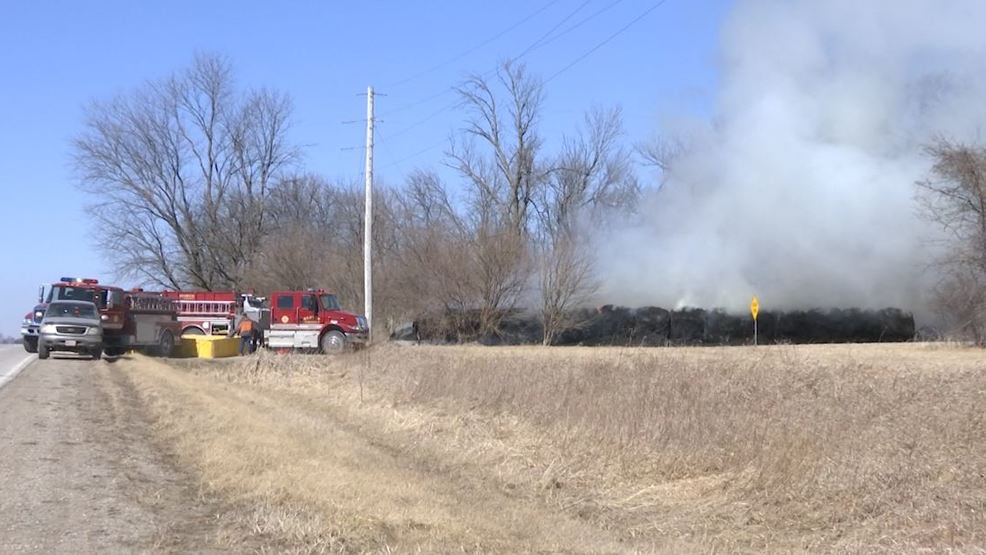 Multiple hay bales burn in grass fire near Hedrick | KTVO